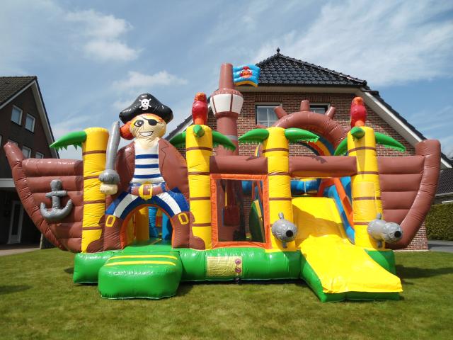 XL Springkussen 'Piraat' - Springkussens - Wind Amusementsverhuur